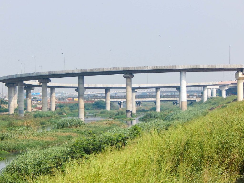 Outer ring road between MukarbaChowk and WazirababChowk - CEC
