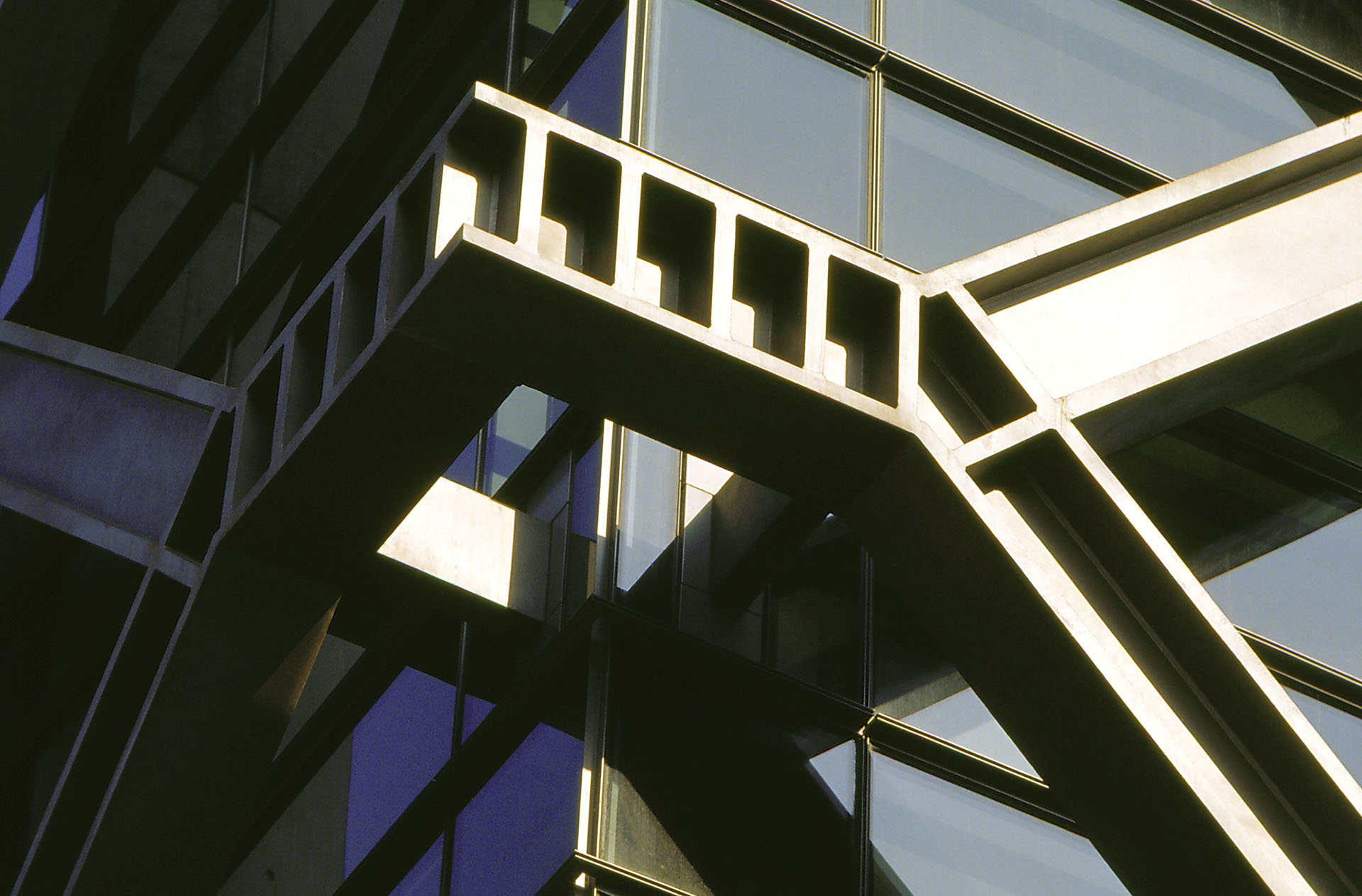 Ming Sheng East Road Office Building - CEC